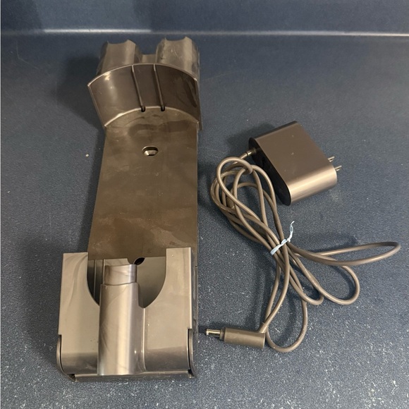 Dyson | Other | Genuine Dyson V7 V8 Wall Mount Charging Dock Station W ...